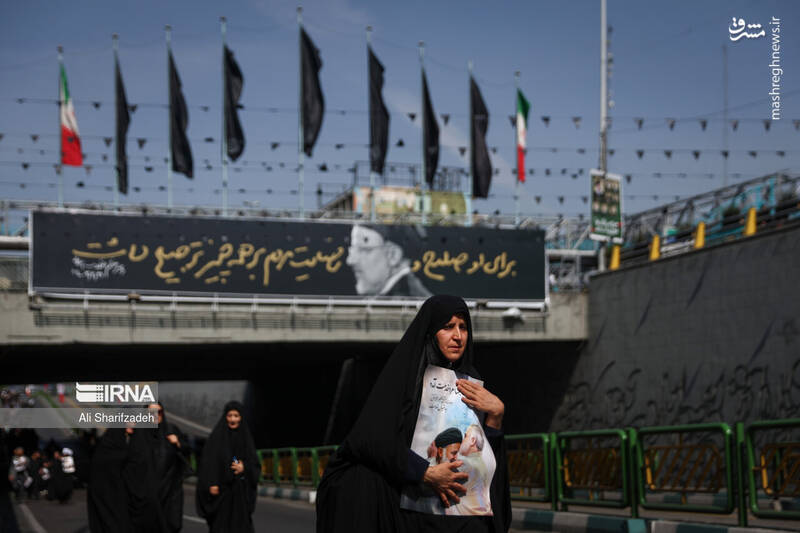 טקס הלוויה של הנשיא המעונה וחבריו הקדושים בטהרן :: nournews